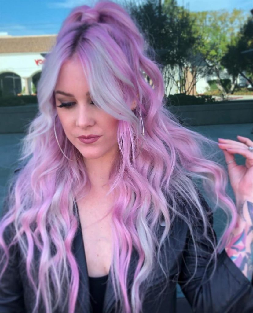 35 Perfect two-color hair dye ideas and peekaboo highlight - Fashionsum