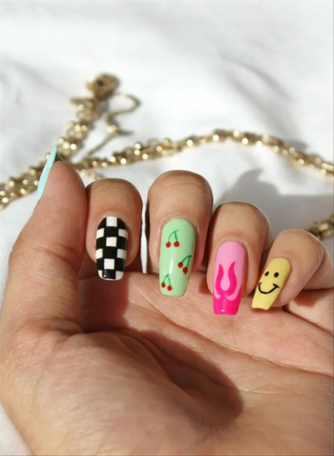 24 The Coolest Checkered Nail Art Designs of the Season