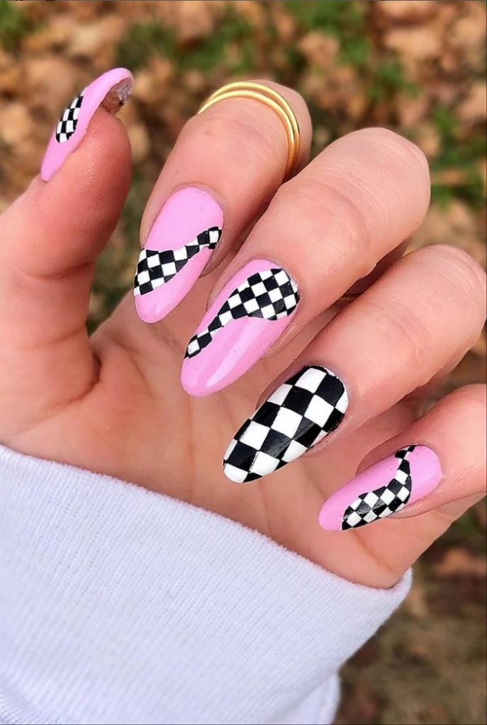 24 The Coolest Checkered Nail Art Designs of the Season