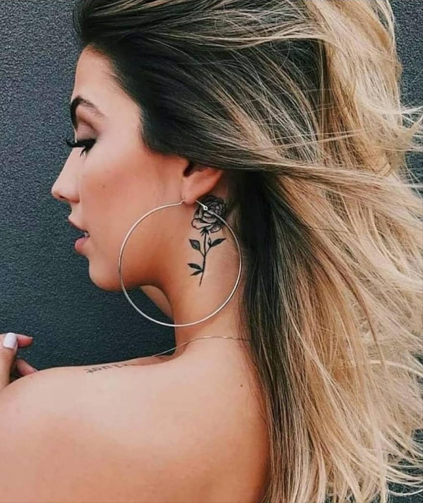 22 Cool behind the ear tattoos design for girls - Fashionsum