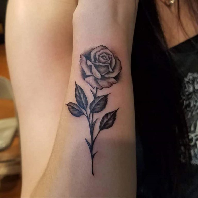 33 Elegant rose tattoo designs for women to ink now - Page 12 of 33 ...