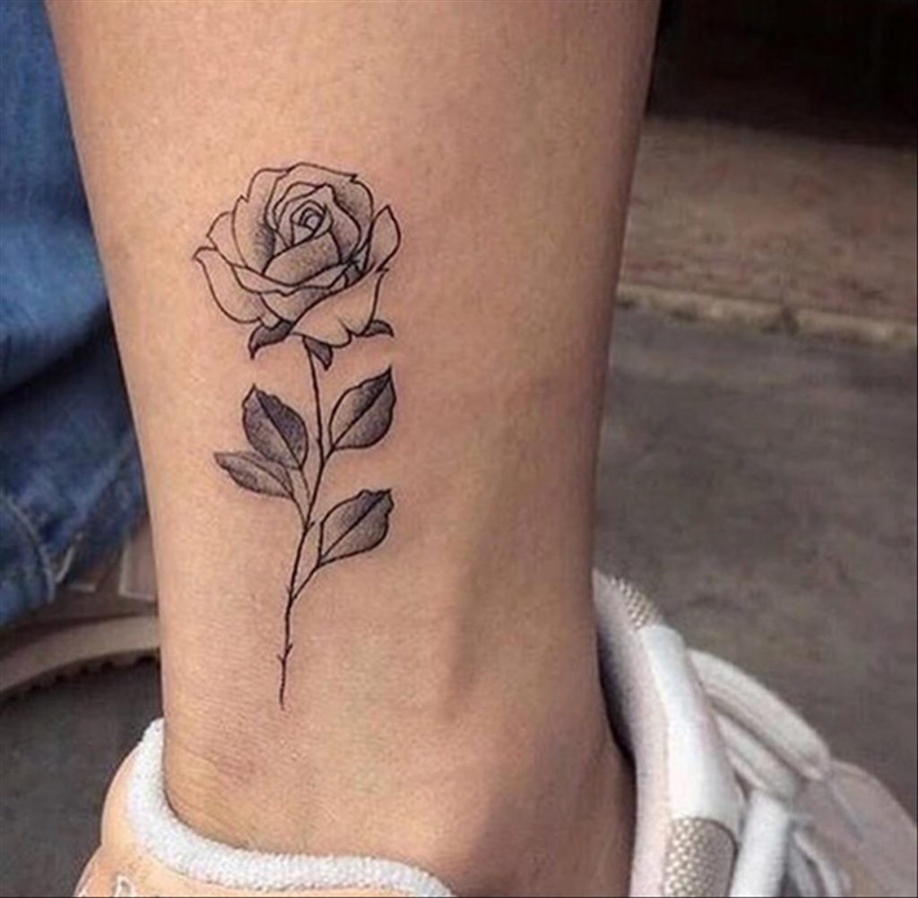33 Elegant rose tattoo designs for women to ink now - Page 30 of 33 ...