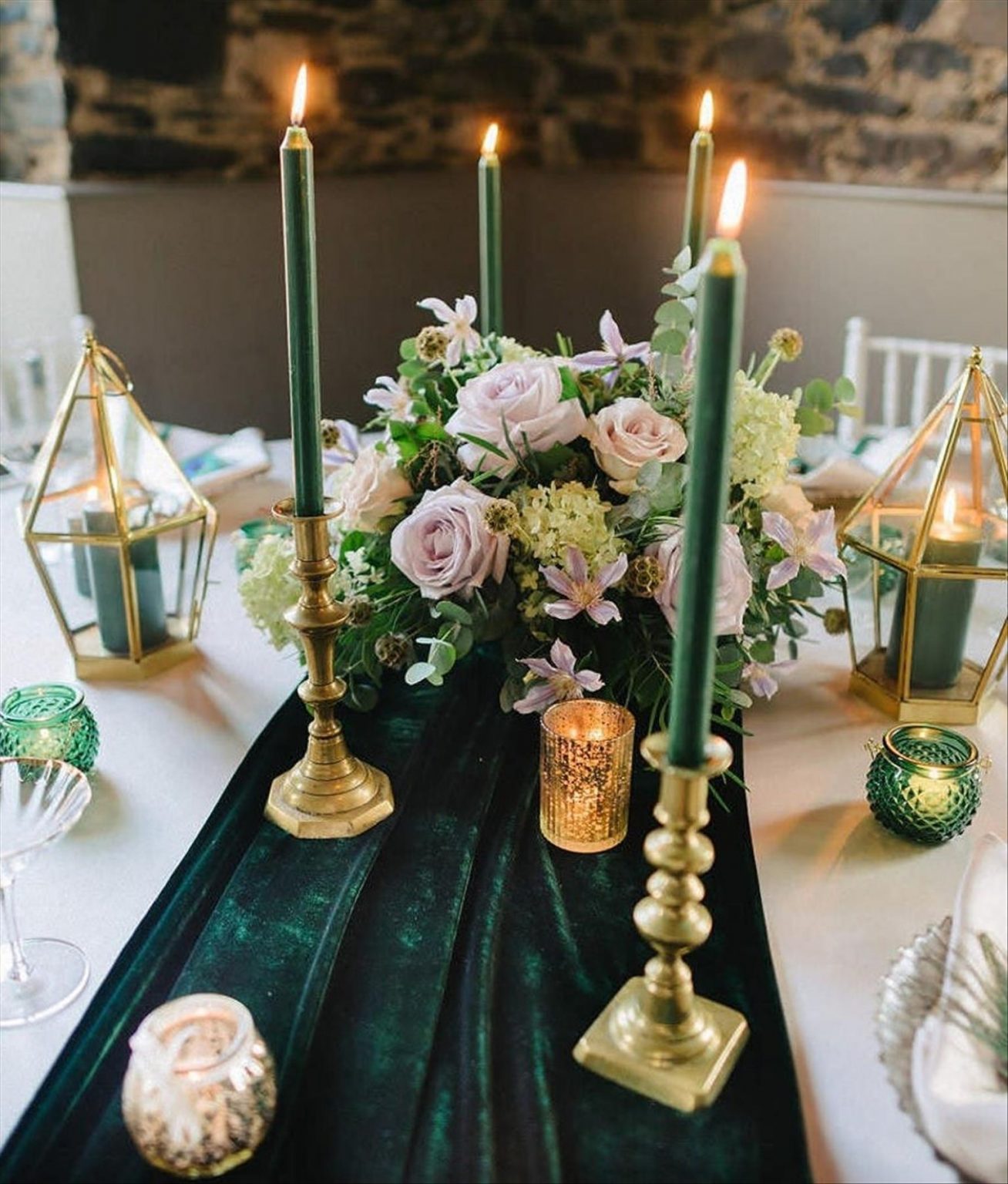 35 Merry Christmas Table Decoration Ideas for Holiday Cheer