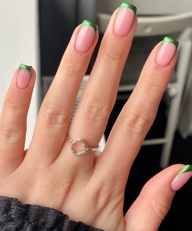 34 Pretty short Winter nails inspiration you'll love - Fashionsum