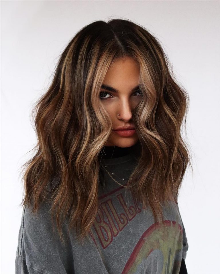 37 Cool money piece highlights for mid-length haircuts - Fashionsum