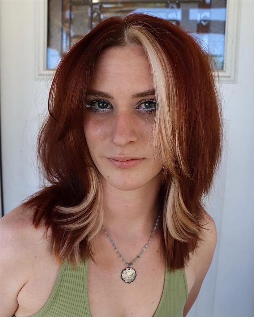 37 Cool money piece highlights for mid-length haircuts - Fashionsum