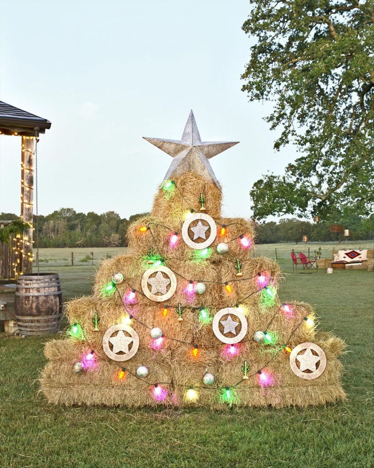 30 Classic Christmas tree ideas 2023 trends you'll love - Fashionsum