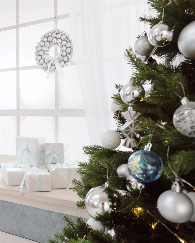 34 Festival Christmas window decor ideas for 2023 - Fashionsum